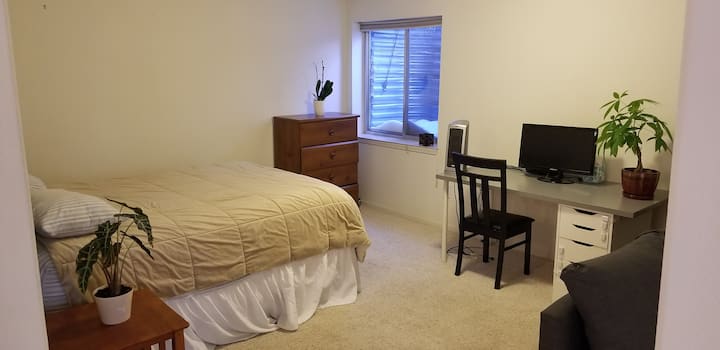 Private Basement Apartment At Foot Of Rockies. - Littleton, CO