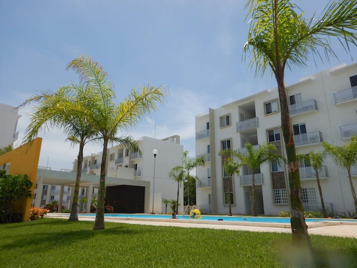 Private Apartment, Nice Pool & Safe - Playa del Carmen
