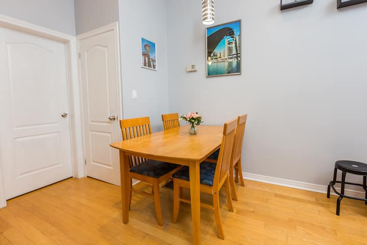 3 Bedrooms Apt- Near U Of  T - Downtown Toronto - Toronto