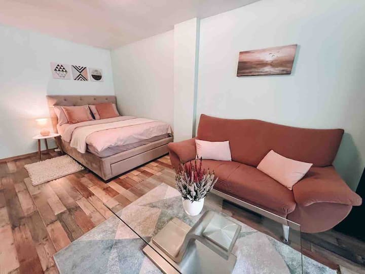 Apartament,parcare Privata șI Terasa Zona Hasdeu - Cluj-Napoca