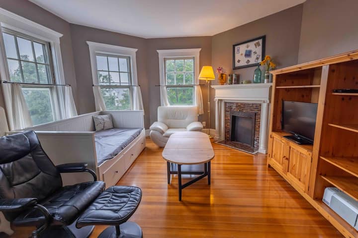 Bright Cozy Room By Longwood Medical - Cambridge, MA