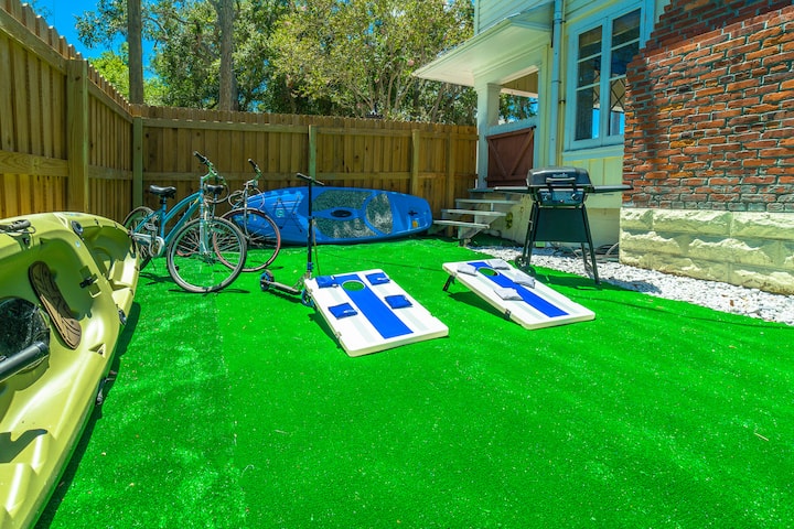 Low Price, Walk To Down Town, 5 Mins= Beach - Tarpon Springs, FL