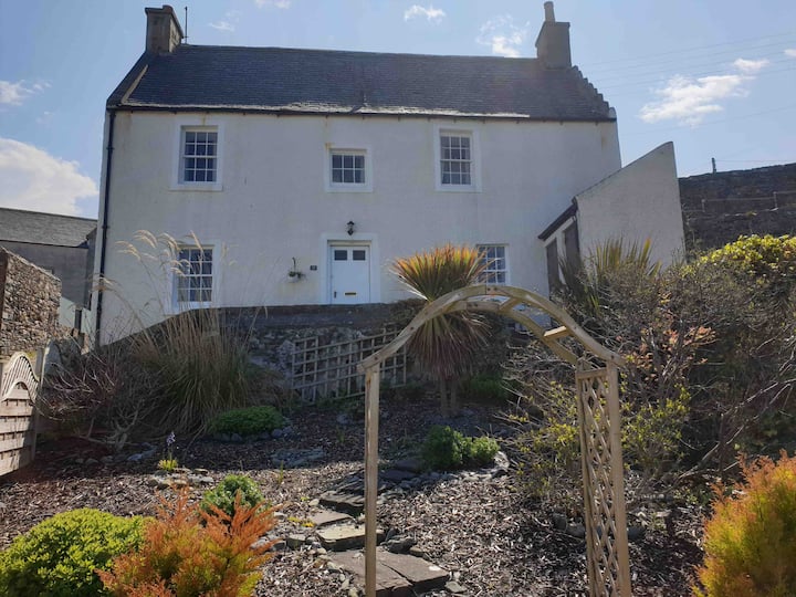 Portsoy Holiday Rentals & Homes - Scotland, United Kingdom | Airbnb