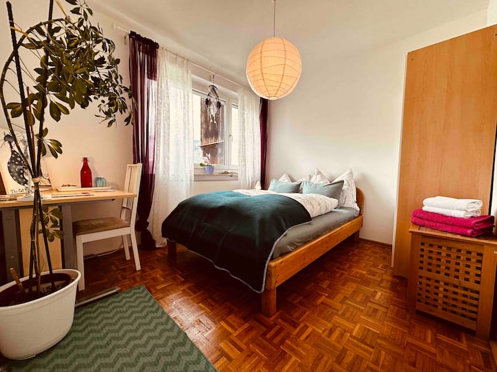 Cosy Room With Mountain View Close By The Centre - Innsbruck