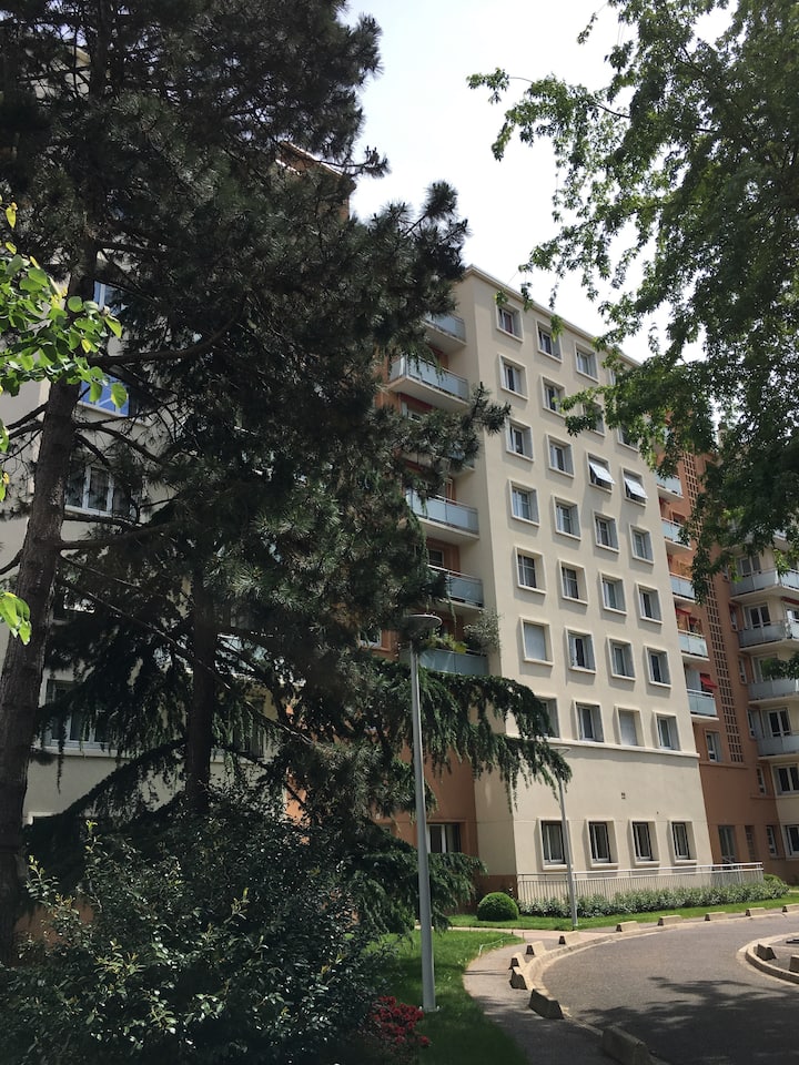 Grand Appartement à 5min Du Métro - Montrouge