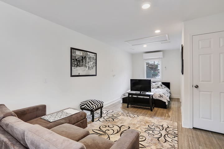 Cute Studio Close To French Q. Free Gated Parking - New Orleans Jazz & Heritage Festival