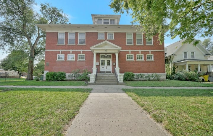 Historic Landmark Loft - Lincoln Children's Zoo, Lincoln