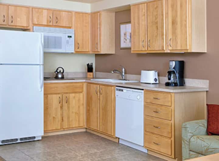Two-bedroom Condo - 4 Beds - Sleeps 6 + Amenities! - 시사이드