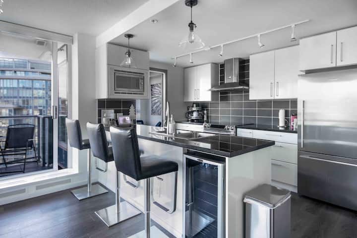 35th Floor City/water Views Dt Vancouver+parking! - Vancouver