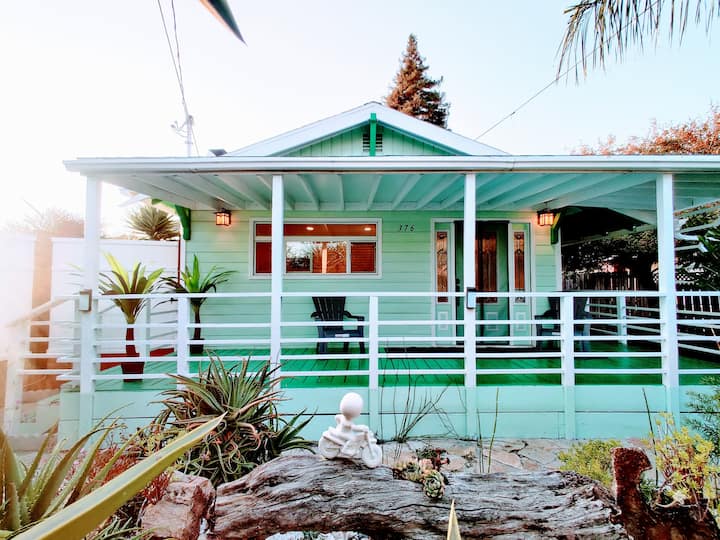 Modern & Bright | Colorful Zen Garden | ♛Queen Bed - Castro Valley, CA