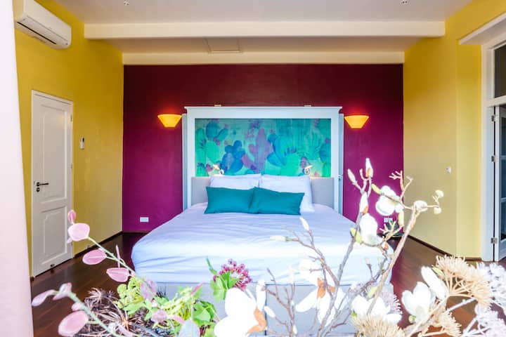Rainbow Suite In Historic Landhuis Jan Thiel - Curaçao