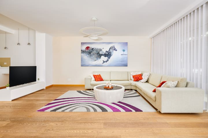 Super Spacious 1br Penthouse - Stunning Sea Views - Budva