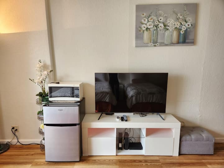 Elegant Waikiki Condo W/ Beautiful View And Pool - オアフ島, HI
