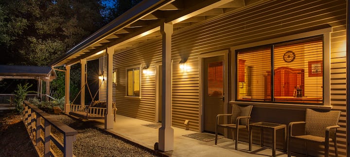 Crestview Pond Estate Cottage - V Vacation Rentals - Murphys, CA