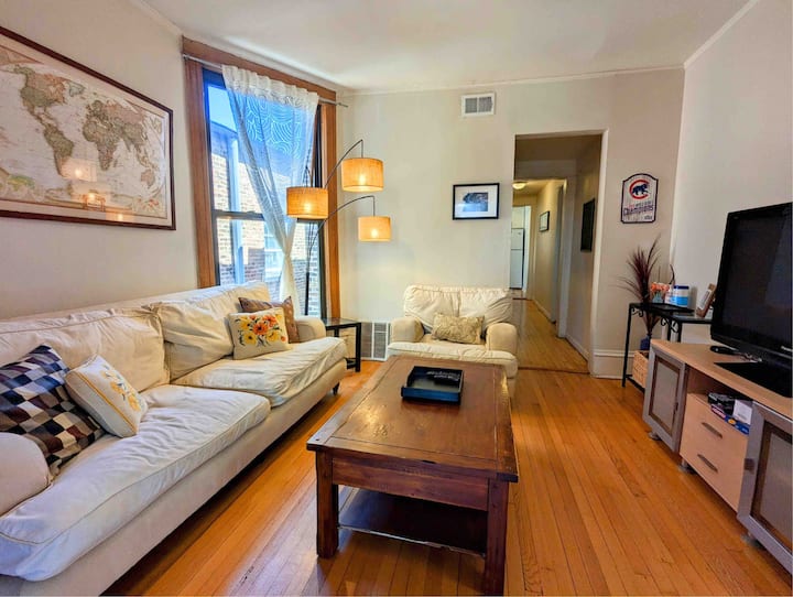 3br Heart Of Wrigley, 5min Walk To Train & Wrigley - Chicago, IL