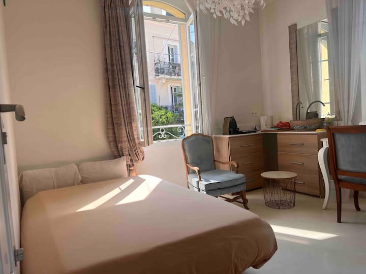 Joli Studio Avec Mezzanine Centre Cannes - Cannes
