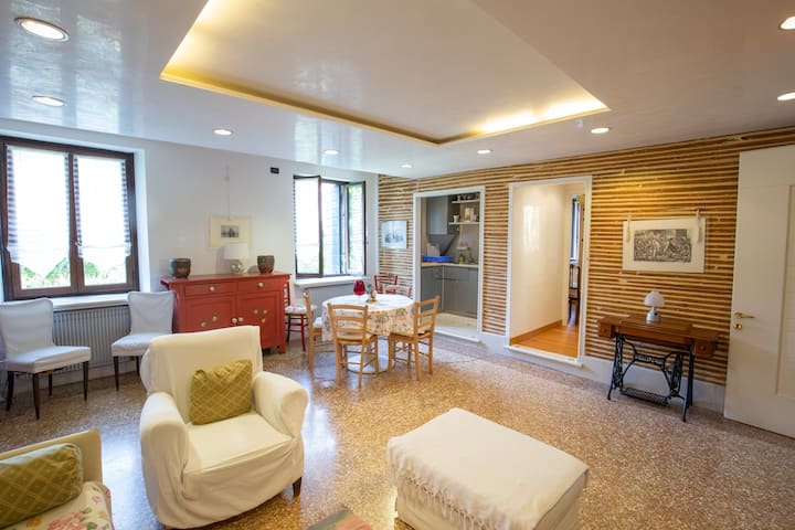 Stunning Studio - 10 Min From Rialto - Venice Marco Polo Airport (VCE)