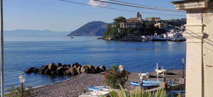 Casa Janca Sul Lungomare Di Marina Lunga - Lipari