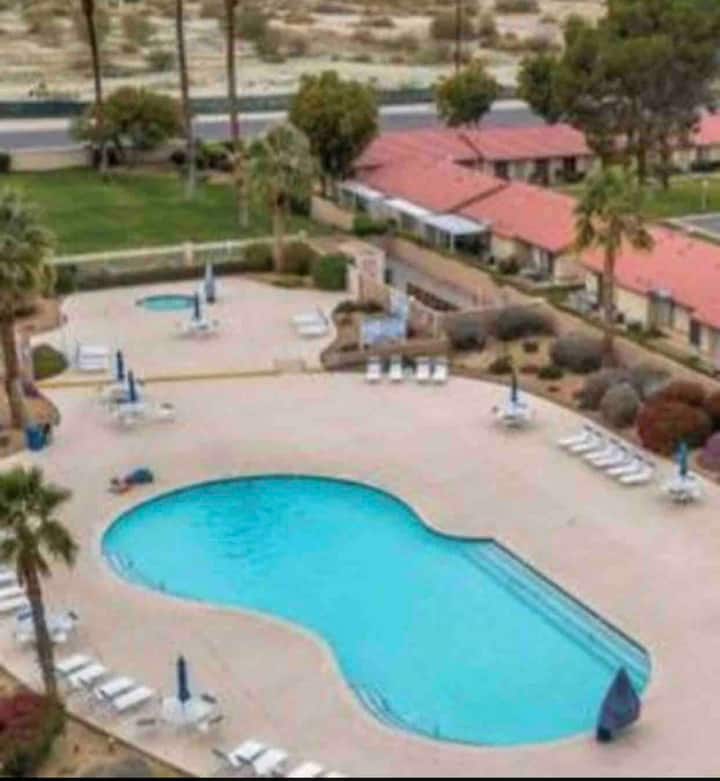 Country Club Home Home With Lakeside Views  Golf - Indio, CA