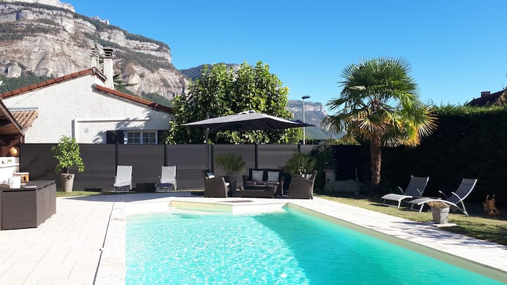 Grand Studio Avec Piscine: " Le Paradis Caché" - Crolles