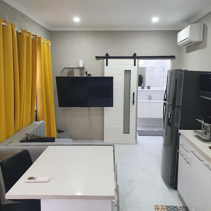 Luxurious 1 Bedroom With Beach Access - Barbados