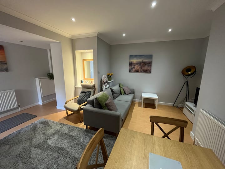 Modern 2 Bed Close To Beach & Shops - Bournemouth