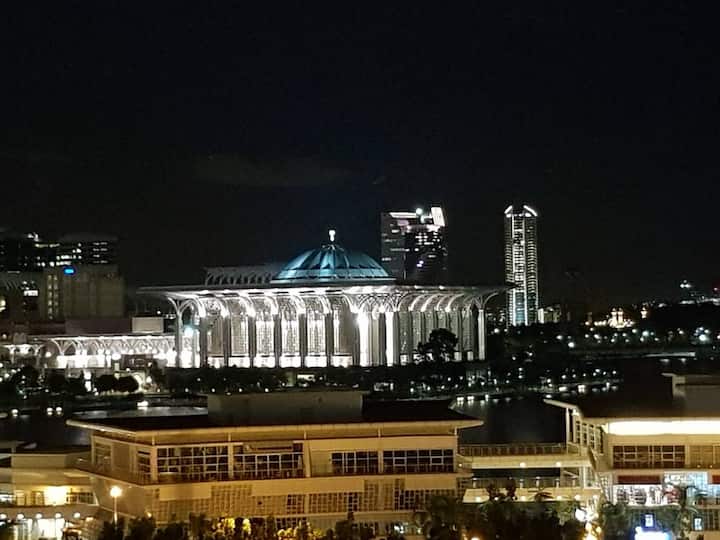 Presint 8 Vacation Rentals & Homes - Presint 8, Putrajaya, Malaysia ...