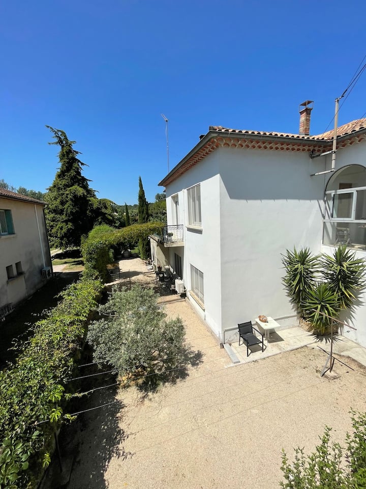 Villa Mit Pool In Einer Ruhigen Gegend, 1 Km Vom Stadtzentrum Von Orange. - Orange