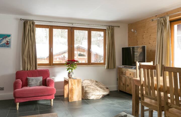 The Marmotte Chalet, Apartment M2, Sleeps 8 - Morzine