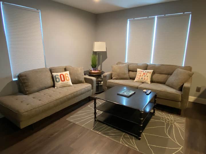 Upscale Apt Next To Kings Daughters - Camden Park, Huntington