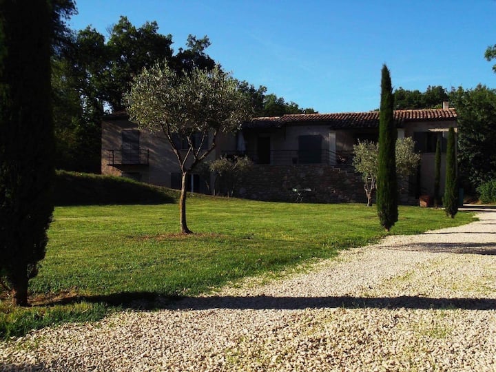 Maison Dans Un Cadre Reposant - Cadenet