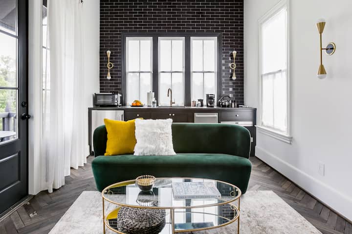 Big Style In Small Home Between Buckhead And Midtown - Atlanta, GA