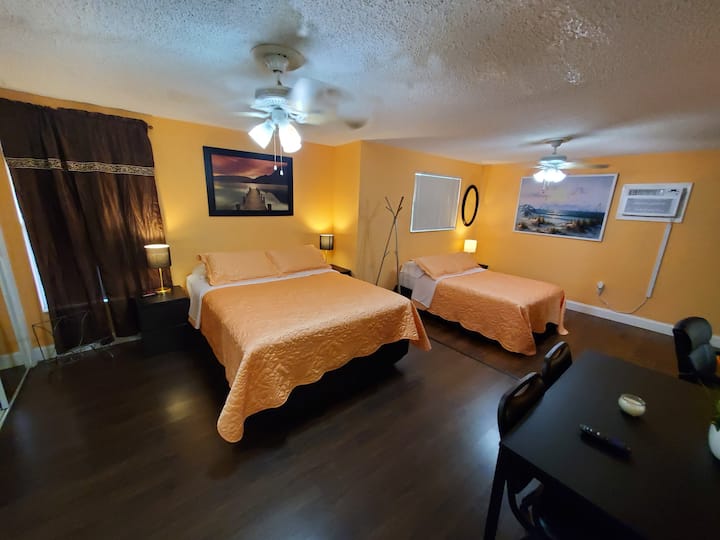 Tampa Suite Castilla - Tampa, FL