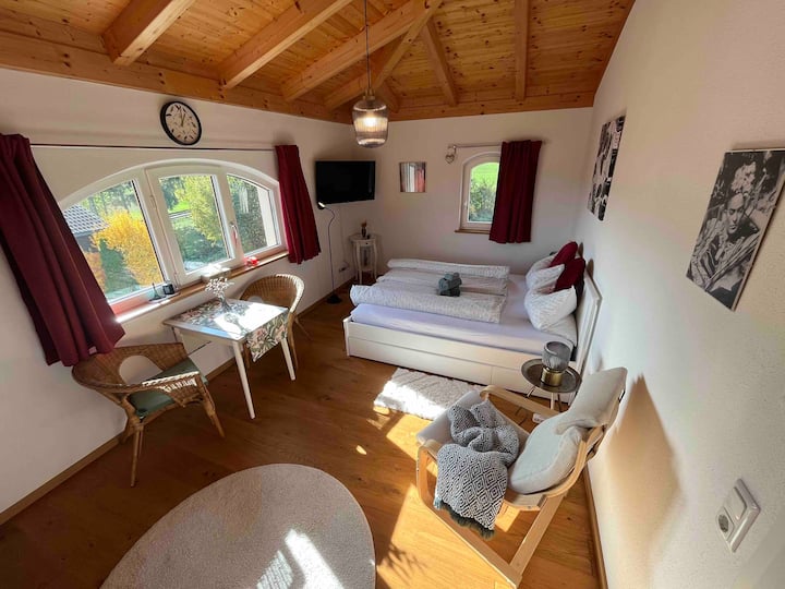 Turmzimmer Mit Bergblick In Grüner, Ruhiger Lage - Rosenheim