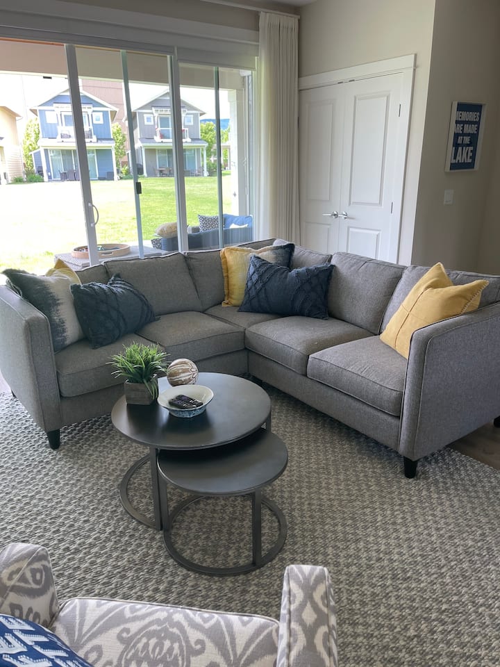 Boucherie Beach Cottages #9 - West Kelowna