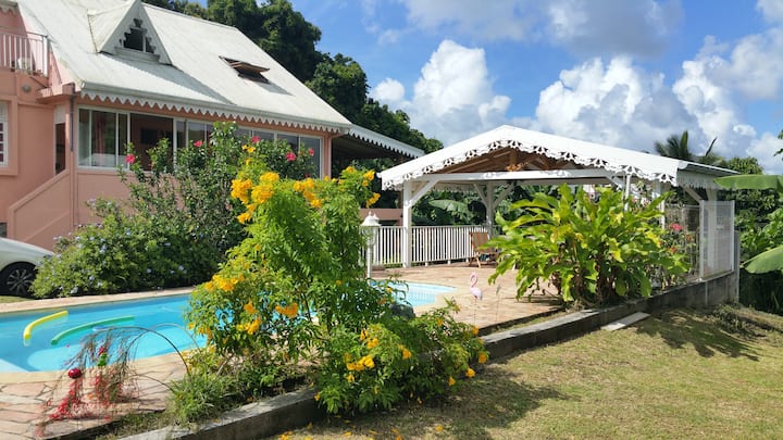 F3 Meublé,équipé, Terrasse, Jardin, Piscine - Fort-de-France