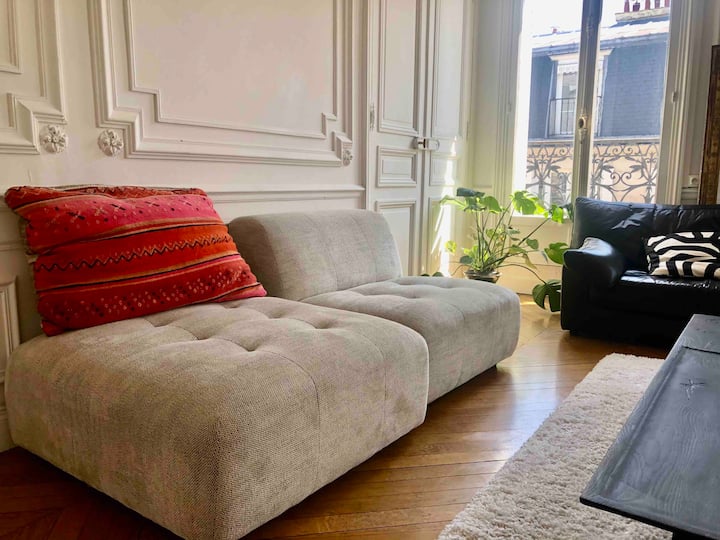 Appartement Avec Balcon, Vue Sur Paris. - Parijs