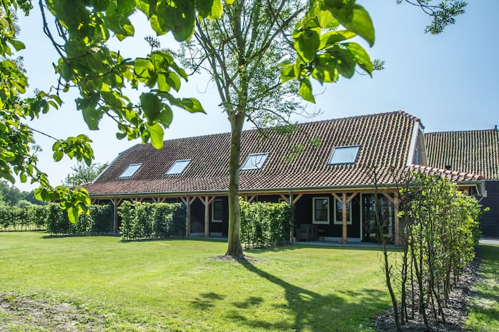 *Schitterende Boerderijloft Nabij Renesse* - Renesse