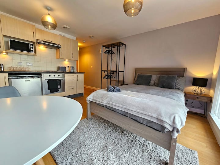 Modern Style Studio Apartment In Gunwharf - Portsmouth