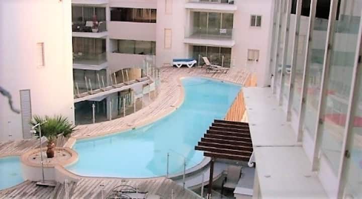 City Center Pool Apartment - Larnaca