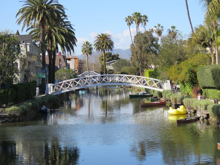 Venice Canals &Ocean Bungalow+yard!* Discounted!! - Santa Monica, CA