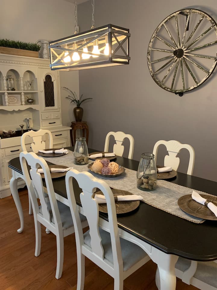 Serenity In The City - 5 Br College Ave By  F & M - Lancaster, PA
