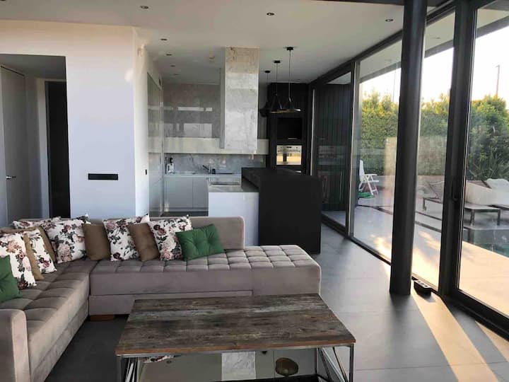 ÇEşme Ayayorgi'de ÖZel Havuzlu  Ultra Lüks Villa - Çeşme
