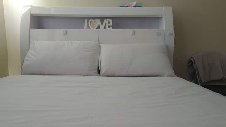 Lovely Double Size Room In Barking Parking Availab - Leyton