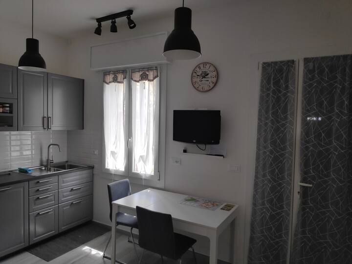Apartment For 5 People In A Private House - 摩德納