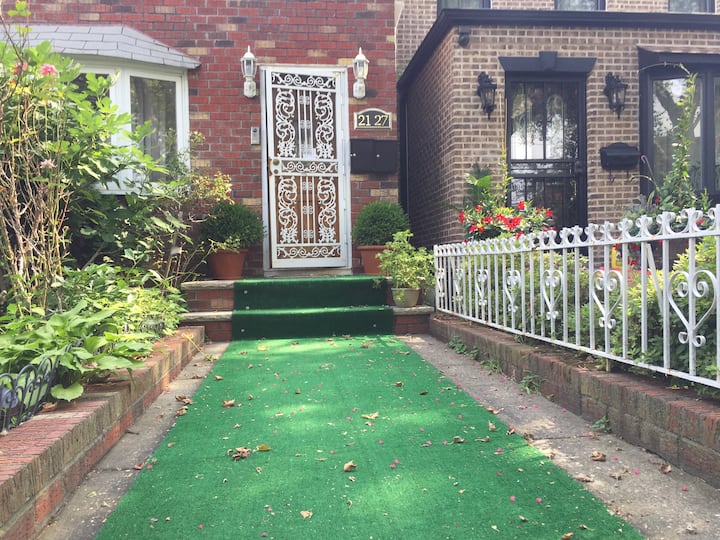 Beautiful 3br House Ditmars/astoria  W/pkg Spot - New York