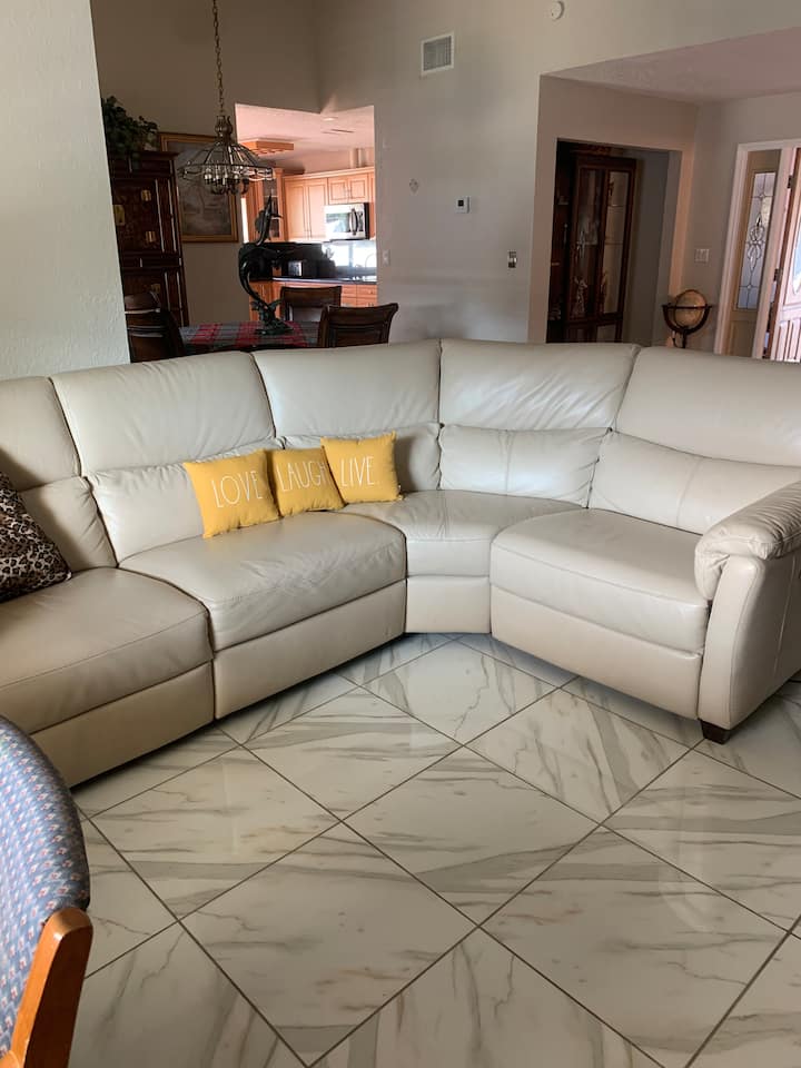 Guesthouse In The Pines - Pembroke Pines, FL