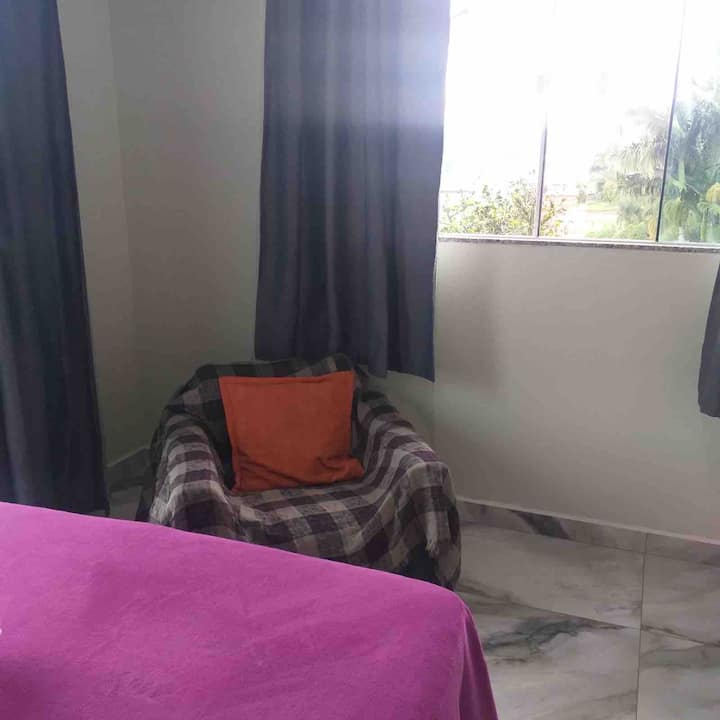 Quarto Com Cama De Casal - Blumenau