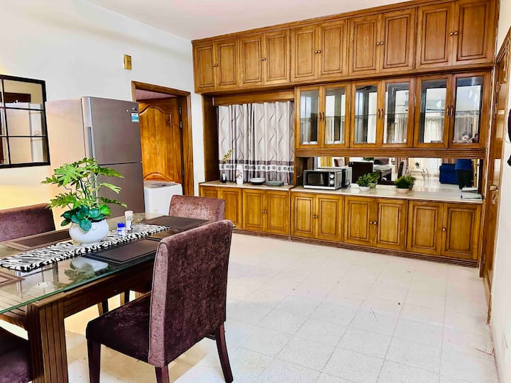 Gulshan-four Room Luxury Serviced Apt - Park/lake - Dhaka