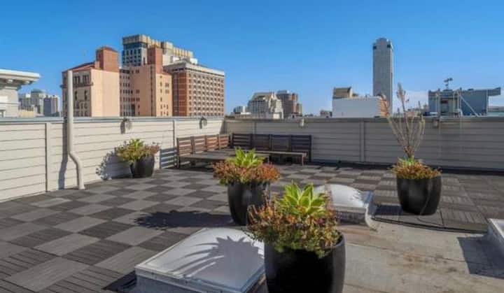 Pied à Terre In The Heart Of The City - San Francisco, CA
